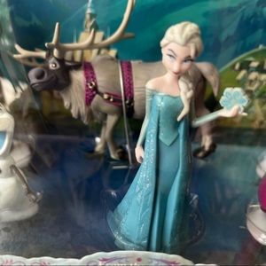 Disney | Toys | New6 Piece Disney Store Exclusive Frozen Figurine Play ...